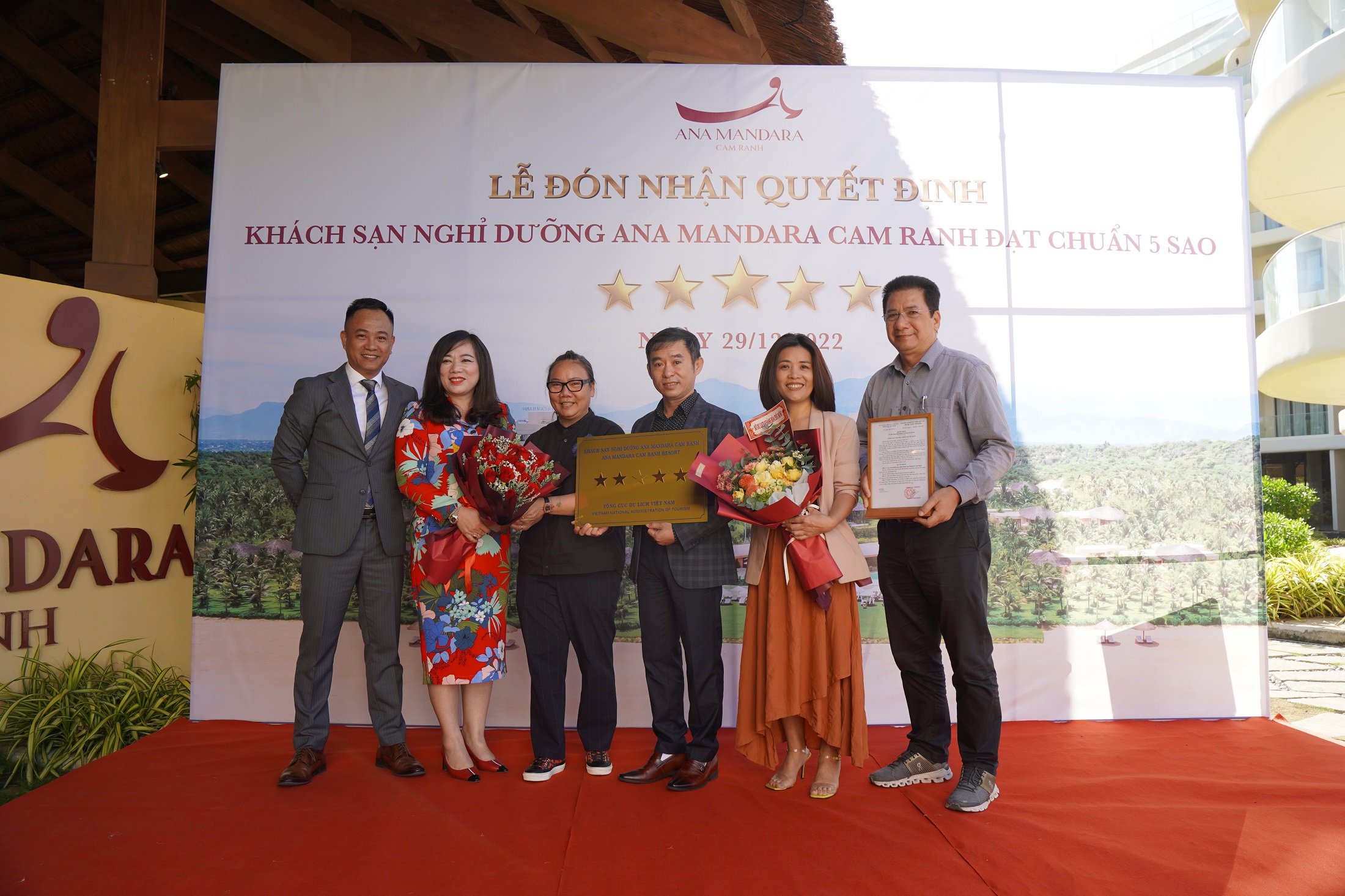 Ana Mandara Cam Ranh officially receives a prestigious 5-star certificate